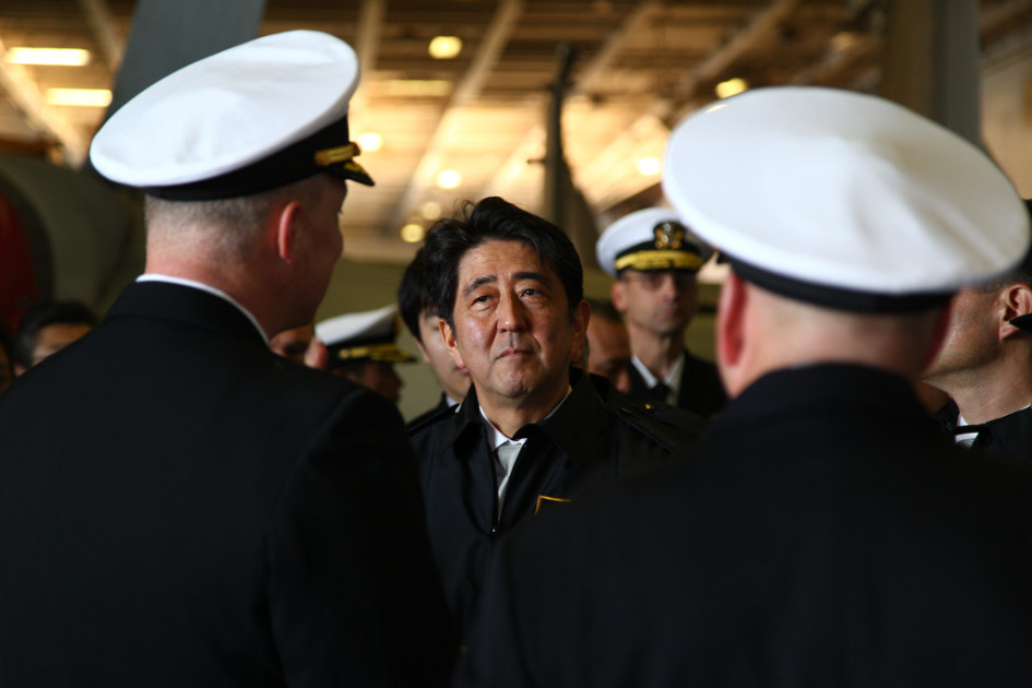 Shinzo Abe First Sitting Japanese Prime Minister to Visit U.S. Aircraft ...