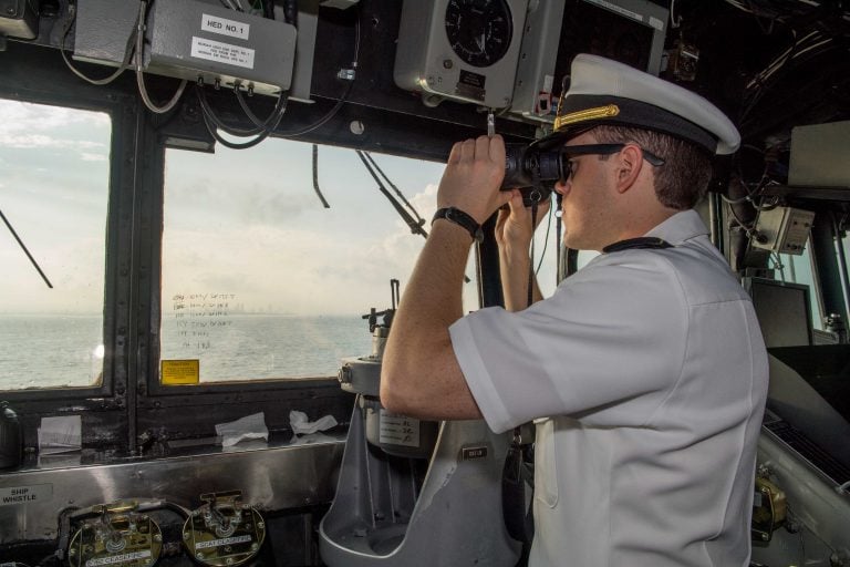 New Navy Career Path for Surface Warfare Officers Stresses Fundamentals ...