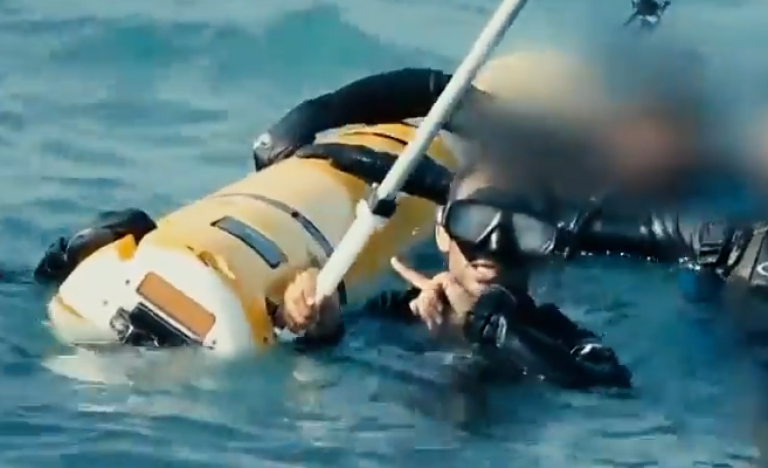 Video Houthis Capture U S Navy Drone Off Yemen