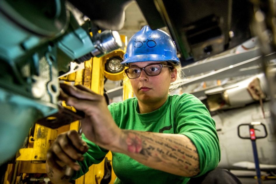 Navy Speeds Up Pace of Sea-Going Apprenticeship Program in Effort to ...
