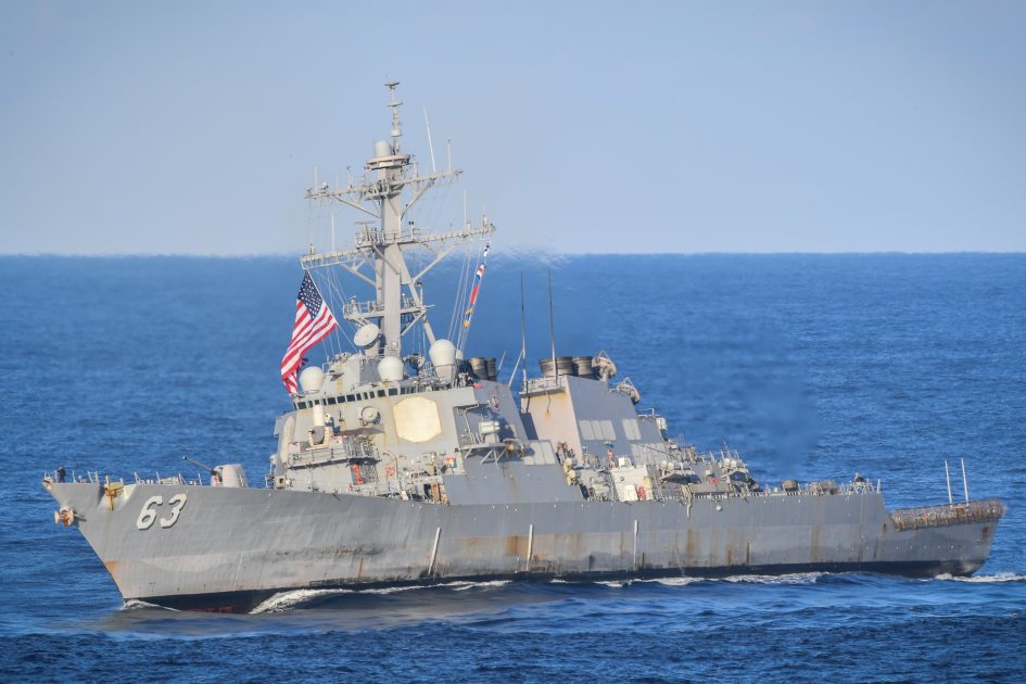U.S. Destroyer, Cargo Ship Pass Through Taiwan Strait in 4th Warship ...