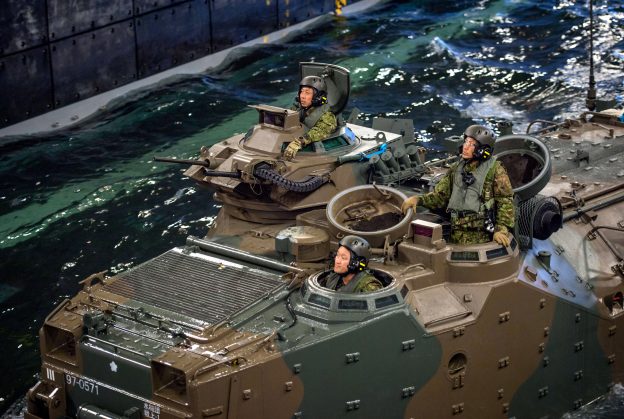 VIDEO: Japan Certifies First Regimental Landing Team in Exercise with U ...