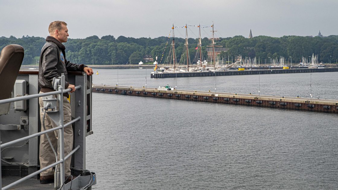 VIDEO: USS Mount Whitney Brings 6th Fleet Autonomy, Flexibility of ...