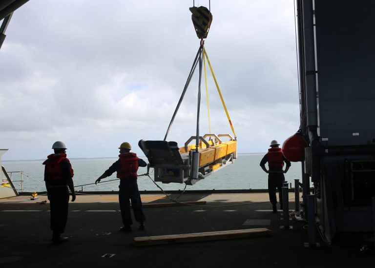 Pentagon Calls for New Class of Large Autonomous Undersea Vessels ...