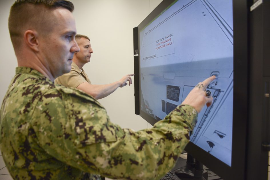 Navy Harnessing New Technology to Restructure Aviation Training - USNI News