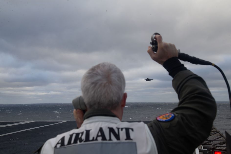 Navy Brings 'Precision Landing Mode' Carrier Landing Assist Tool to New ...