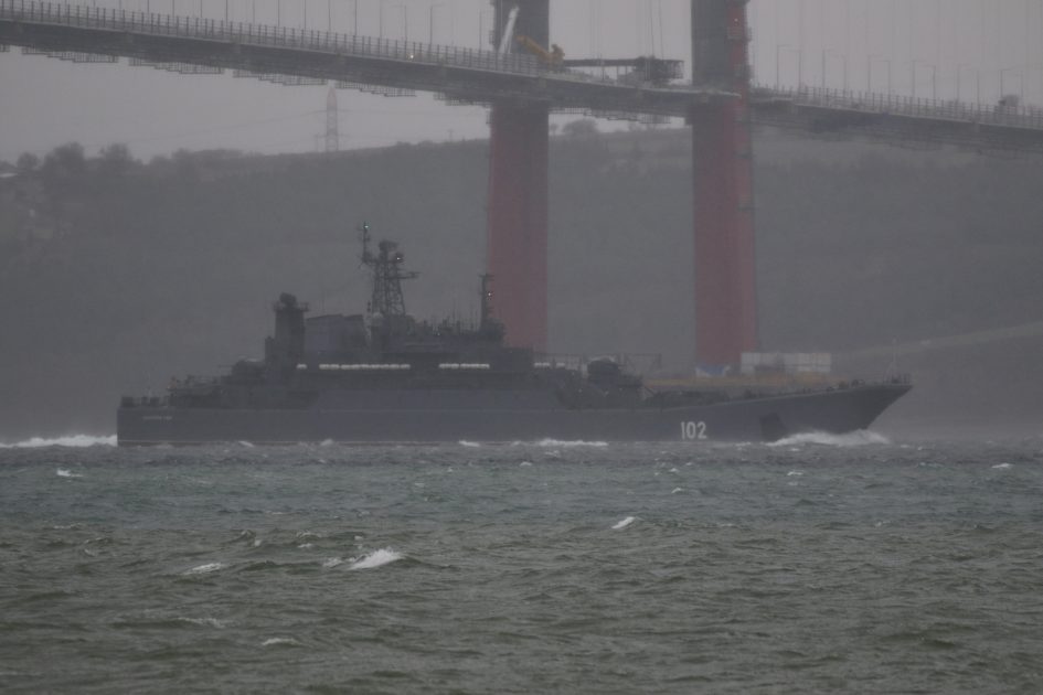 UPDATED: Russian Navy Amphibious Group Enters Black Sea as Warships Mass in the Mediterranean ...