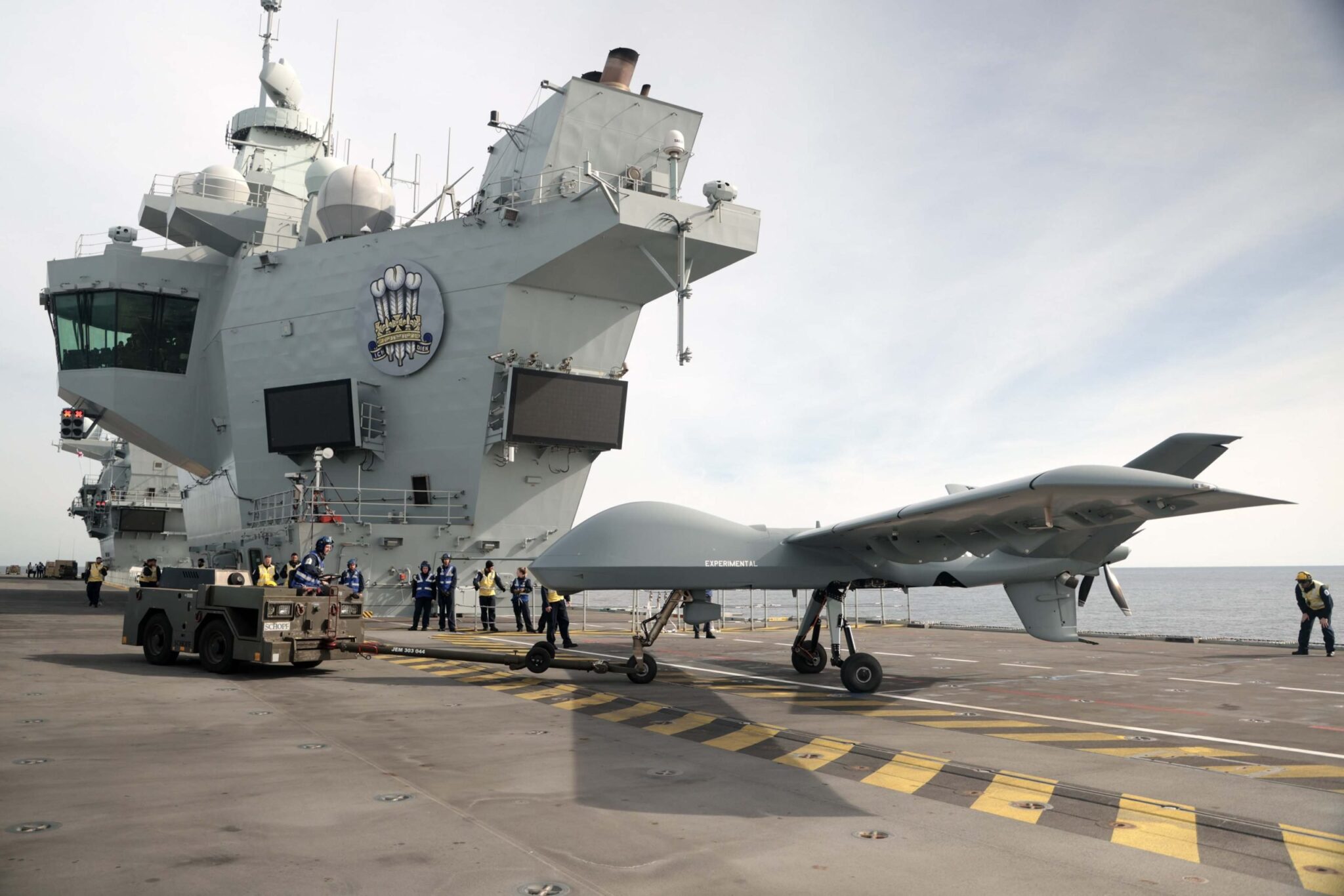 Next U.K. Pacific Carrier Deployment Will Feature Unmanned Ships in ...