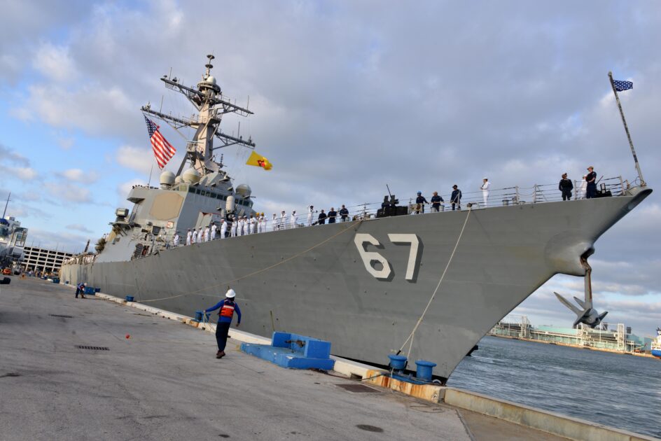 Destroyer USS Cole Headed to Southern Border, Replacing USS Gravely ...