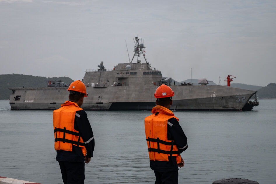 Navy Relieves Bahrain-based LCS Commander - USNI News