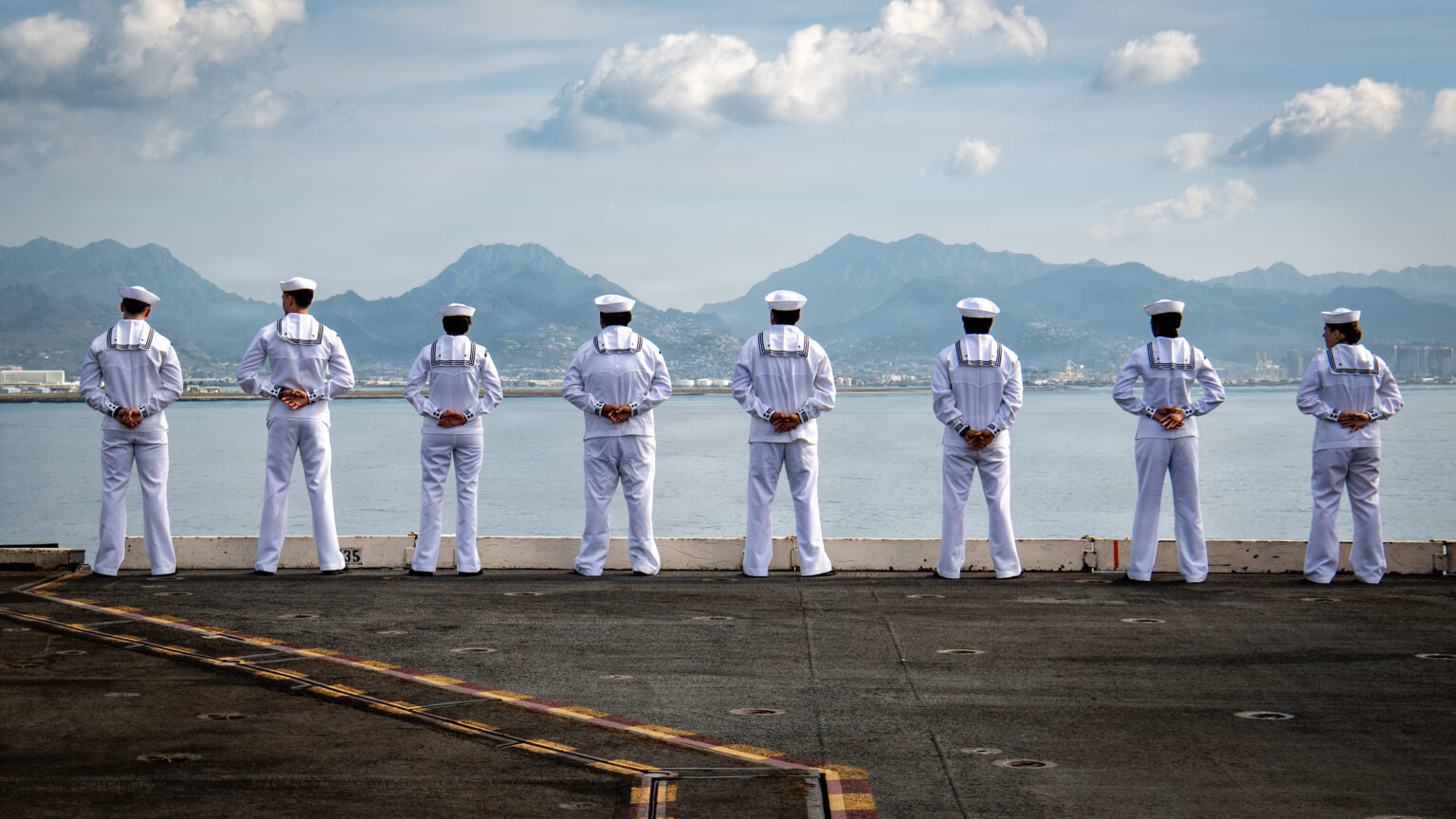 USS George Washington in Guam, USS Nimitz Leaves Hawaii for Home - USNI ...